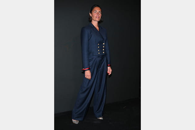 Alessandra Sublet en smoking bleu marine