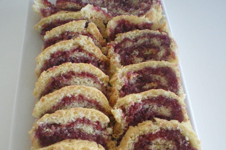 Gâteau roulé à la confiture ultra simple