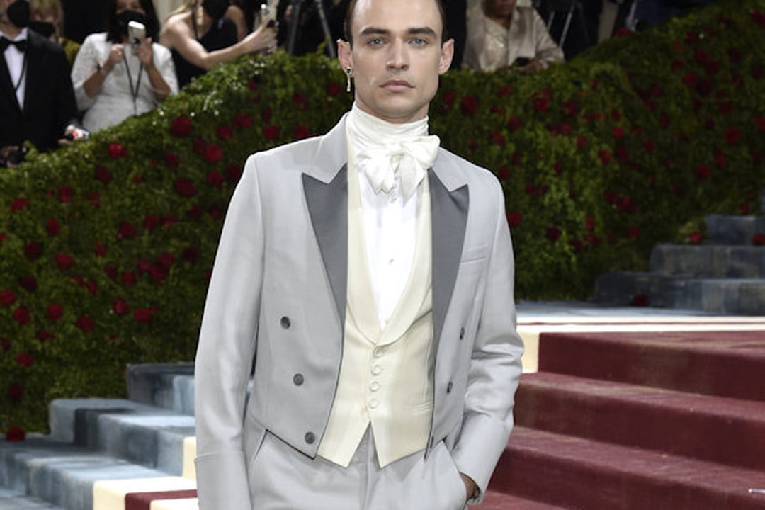 Thomas Doherty en Dior