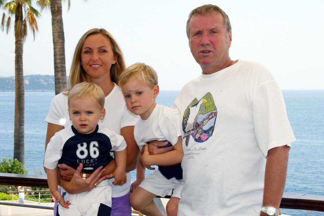 Yves Rénier, un papa poule avec ses fils Jules et Oscar, ici à Monaco ...