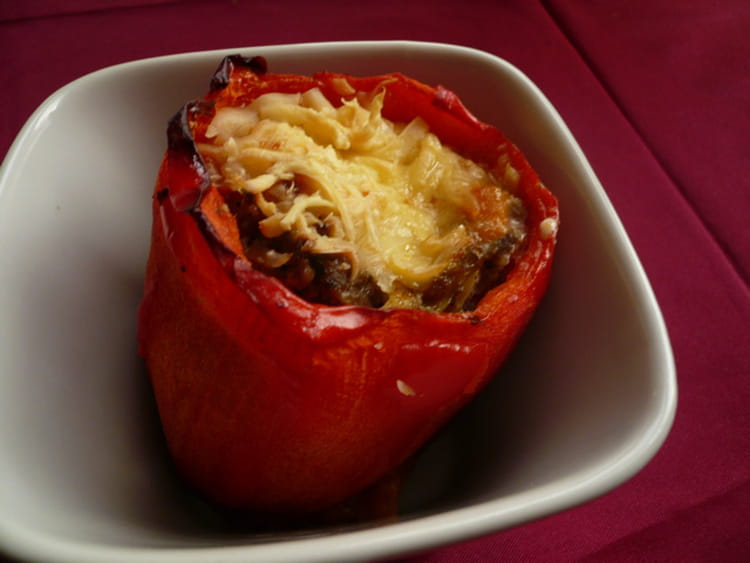 Recette de Poivrons farcis gratinés : la recette facile