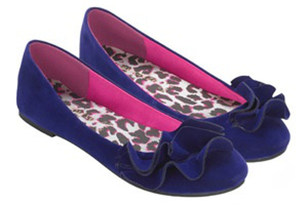 Les chaussures de l'automne se mettent à vos pieds