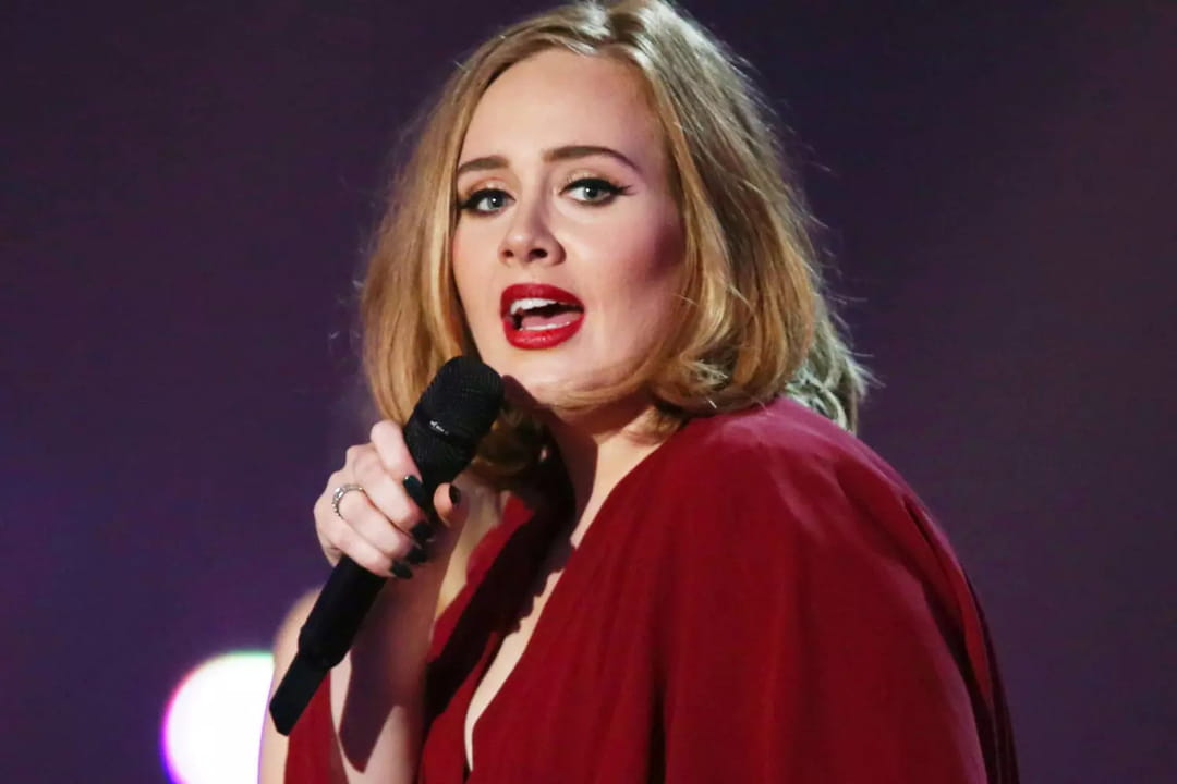 Adele: son astuce contre l'ennui en soirée