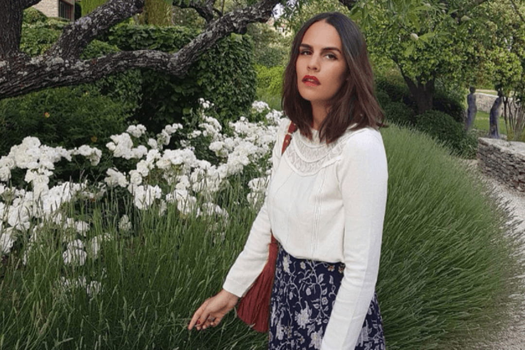 Aude Sarkamari et sa blouse bohème