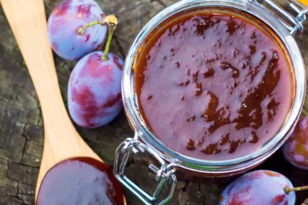 Confiture de prunes rouges