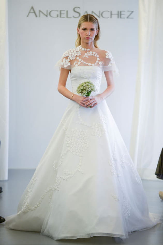 La robe classique Angel Sanchez