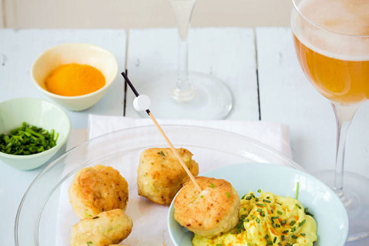 Recette de Boulettes de poulet, courgette, ciboulette et féta et sauce ...