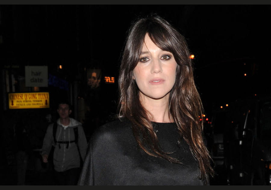 Charlotte Gainsbourg, stupéfiante avec son regard charbonneux