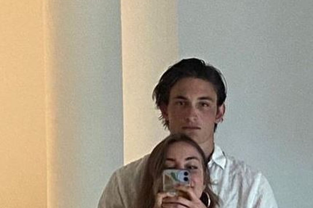Aurélien Enthoven et sa chérie : sa mère Carla Bruni est ravie