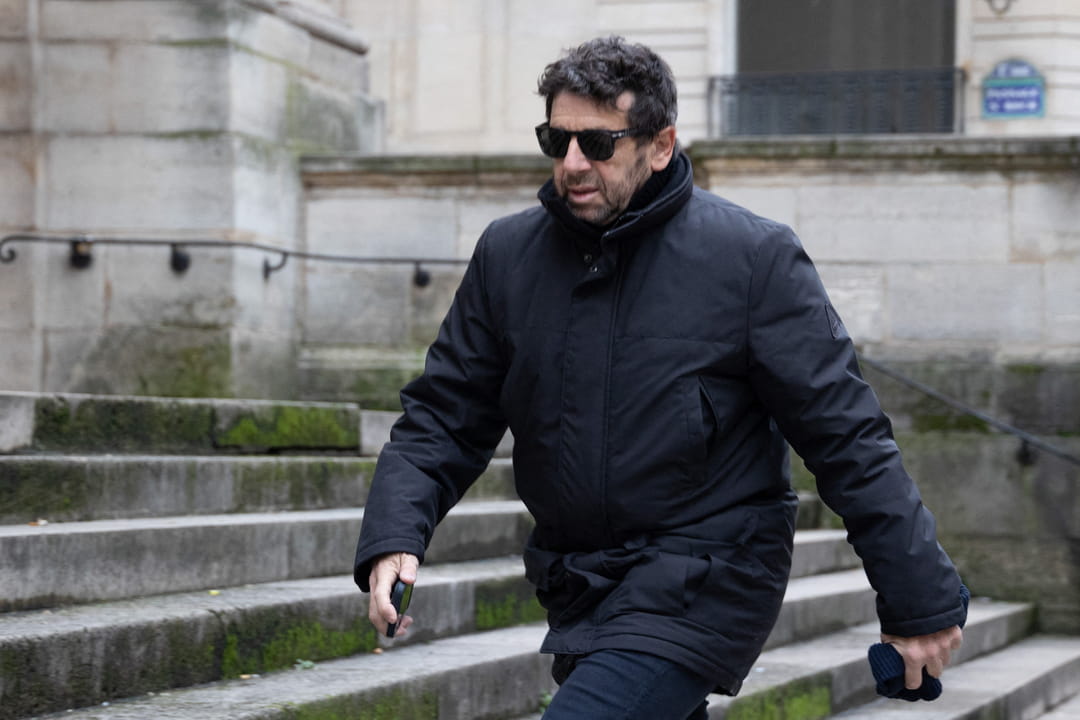Patrick Bruel s'est rendu aux funérailles de Niels Arestrup