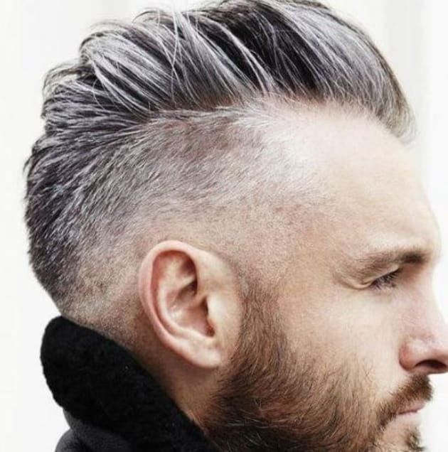 La coupe mohawk grise