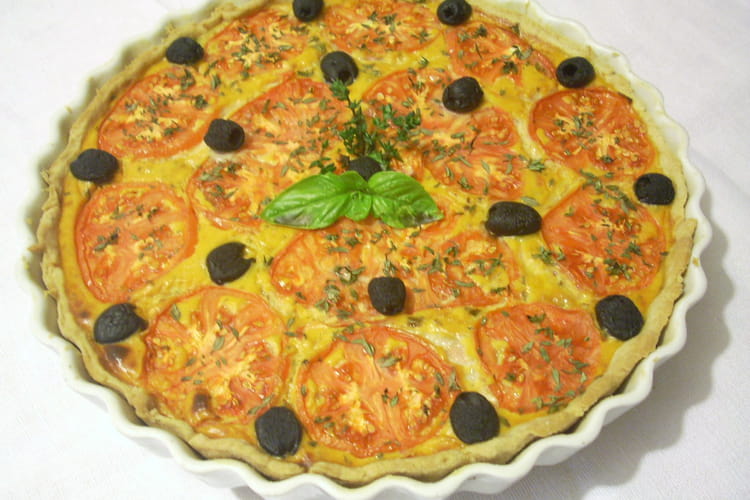 Quiche à la tomate, bacon et oignons : la recette facile