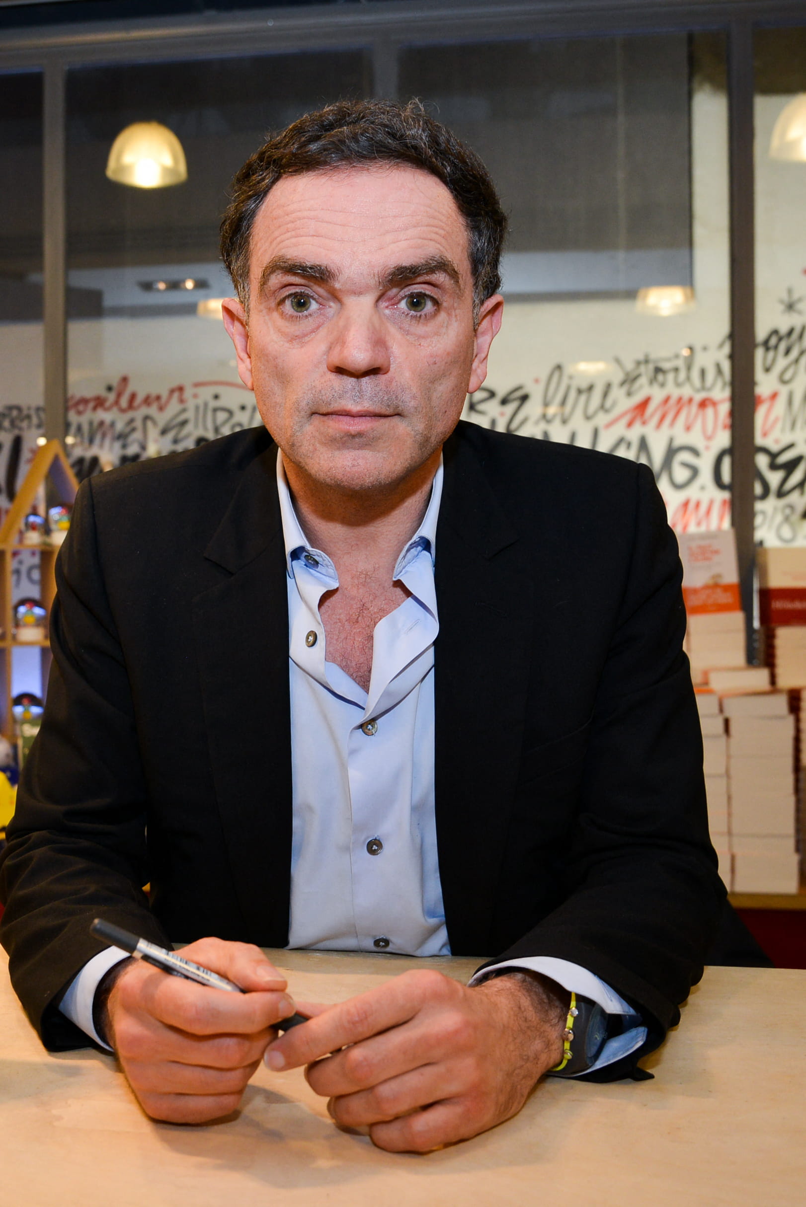 Yann Moix Condamn Passage La Caisse