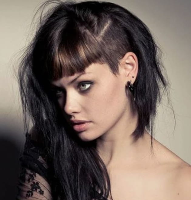 La coupe punk asymétrique à frange