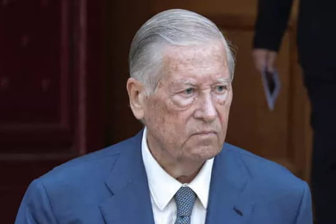 Alain Duhamel, forcé de prendre sa retraite ? : "elle m'a menacé"