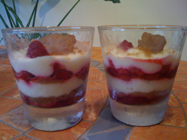 Recette de Verrine aux framboises et spéculoos : la recette facile