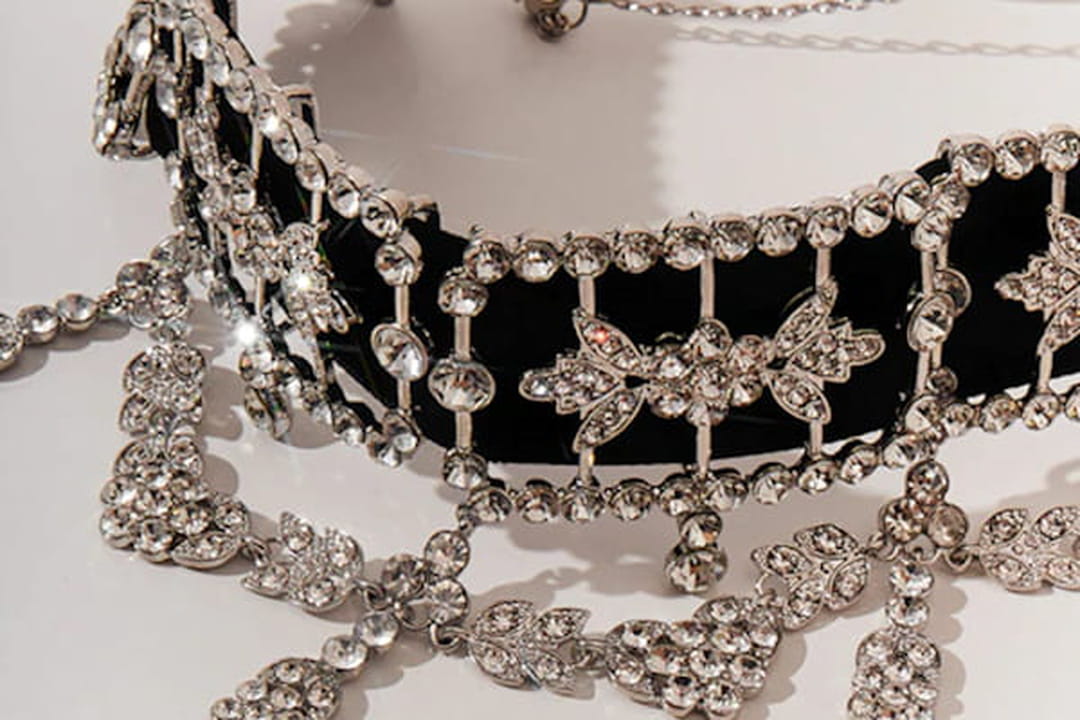 Choker orné de strass