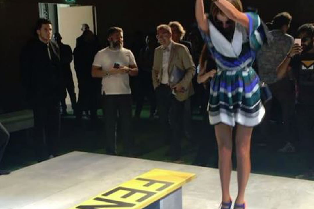 Anna Dello Rosso se plonge dans le défilé homme de Fendi