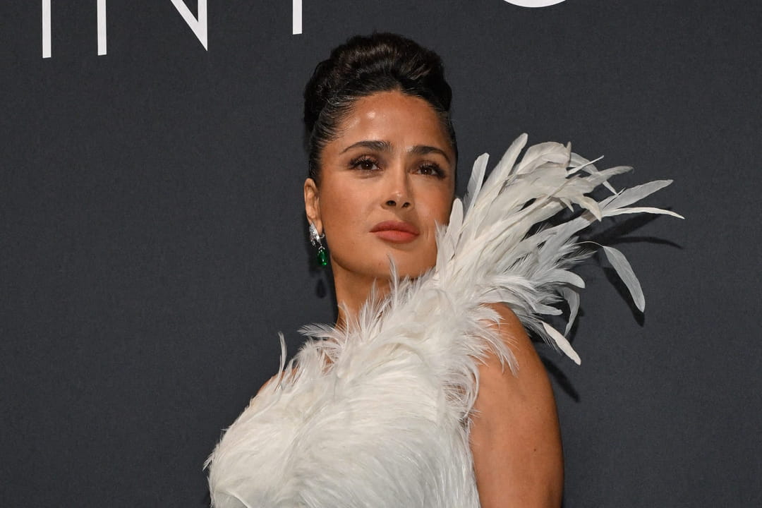 Salma Hayek est une vraie diva dans cette robe moulante