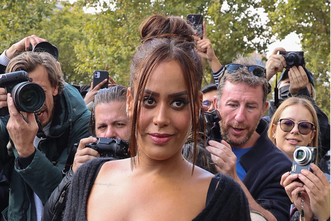 Le chignon haut d'Amel Bent