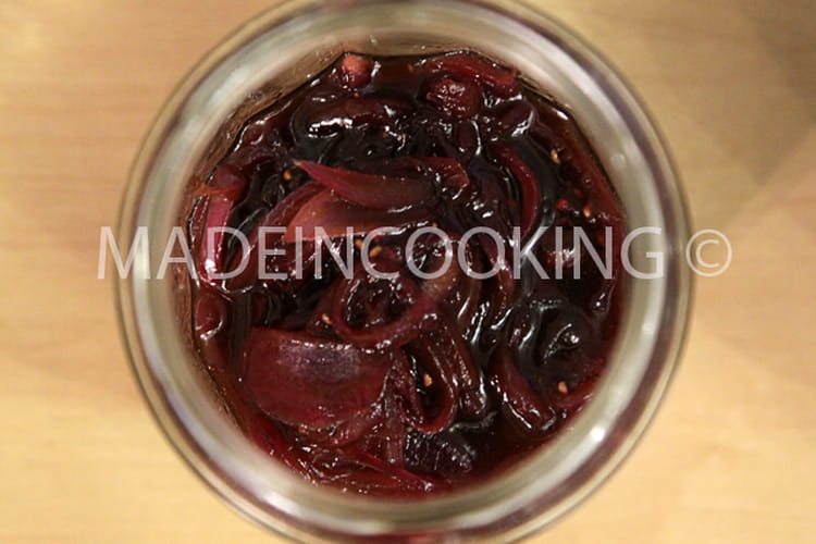 Recette de Compotée d'oignons rouge aux framboises