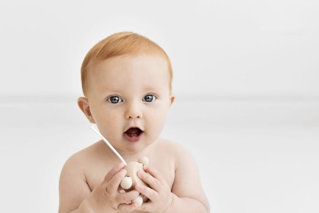 Bébé roux trop chou