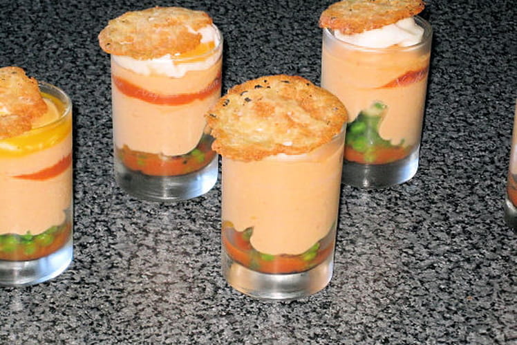 Verrines de mousse de tomate en verrine et son oeuf poché