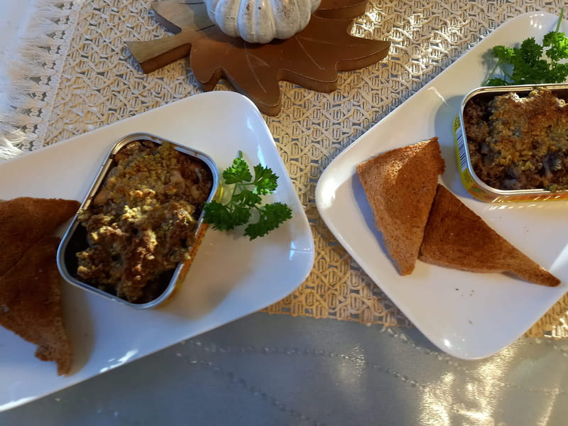 Recette de Sardines et son crumble de pistaches dans sa boîte