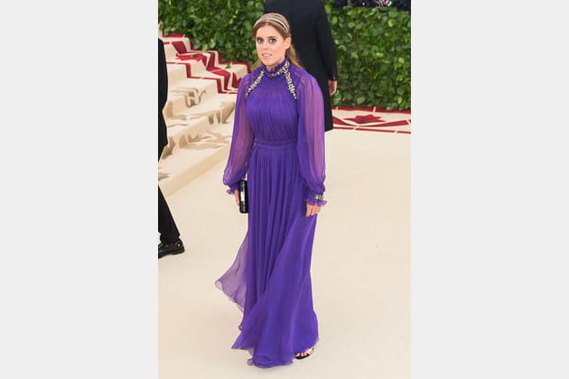 Beatrice d'York en robe longue violette