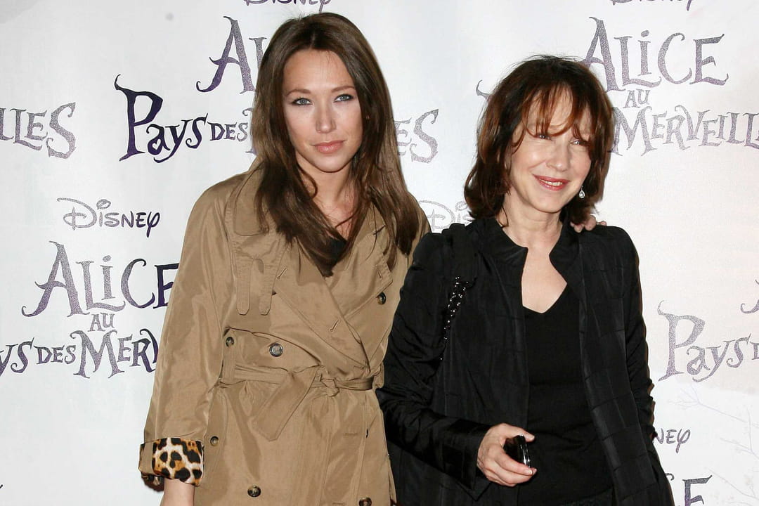 Laura Smet sort une chanson en mémoire de sa mère Nathalie Baye