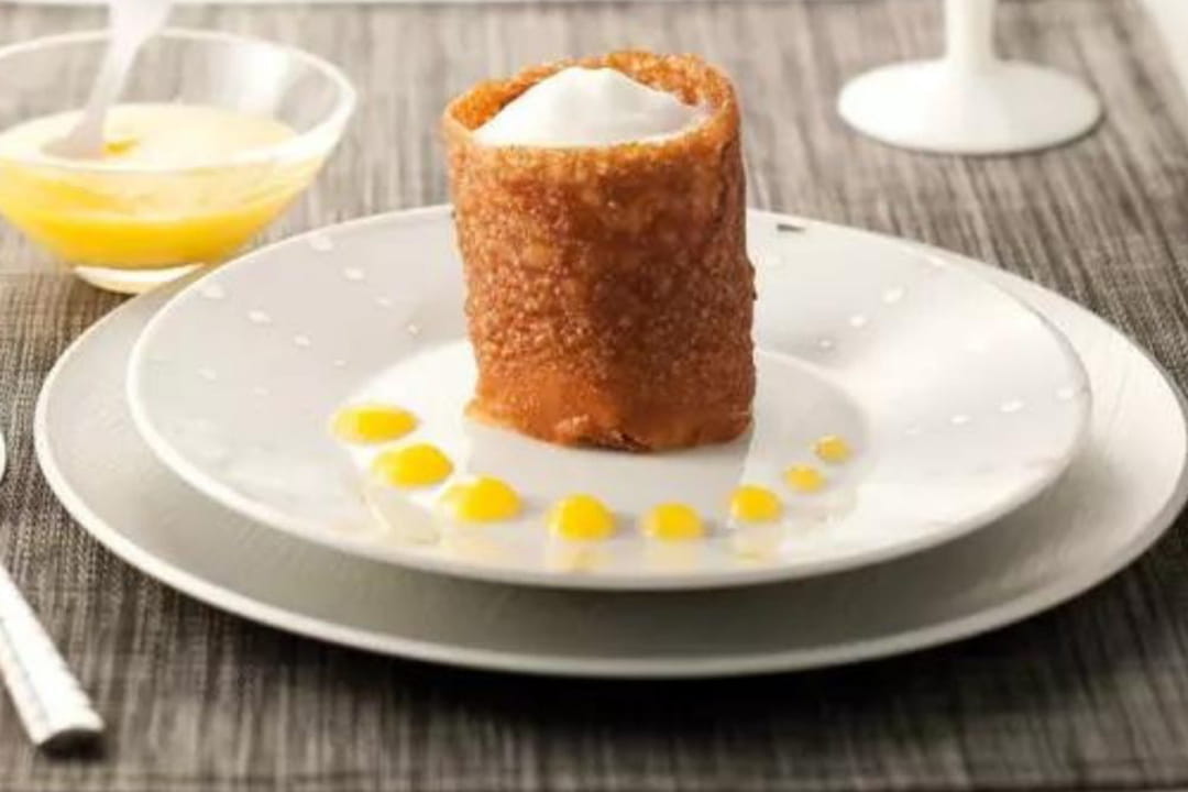 Croustillant chocolat, caramel et coulis d'abricots
