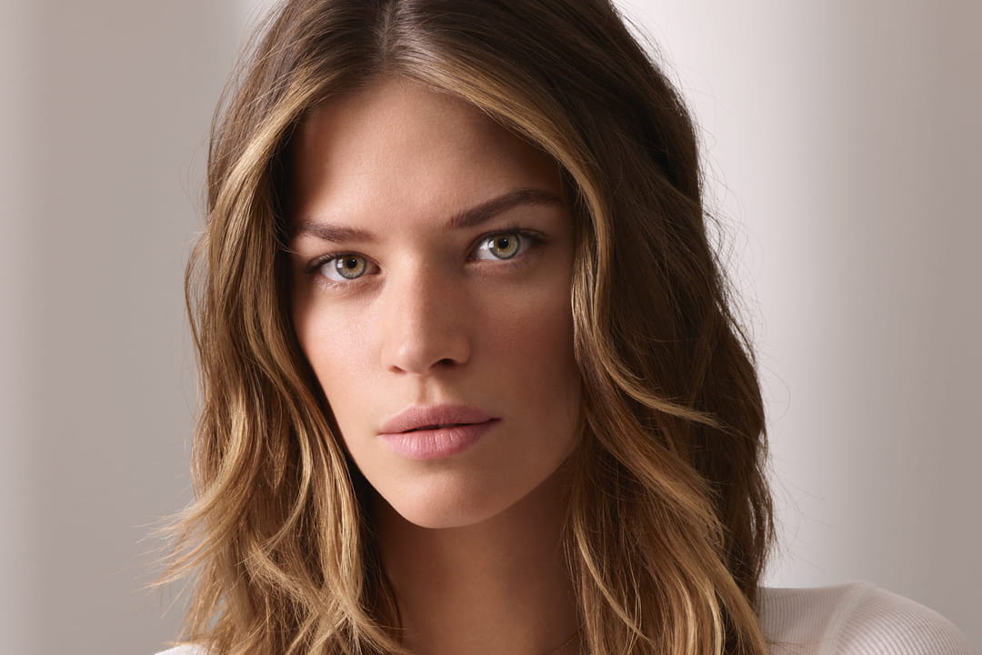 Châtain légèrement cendré